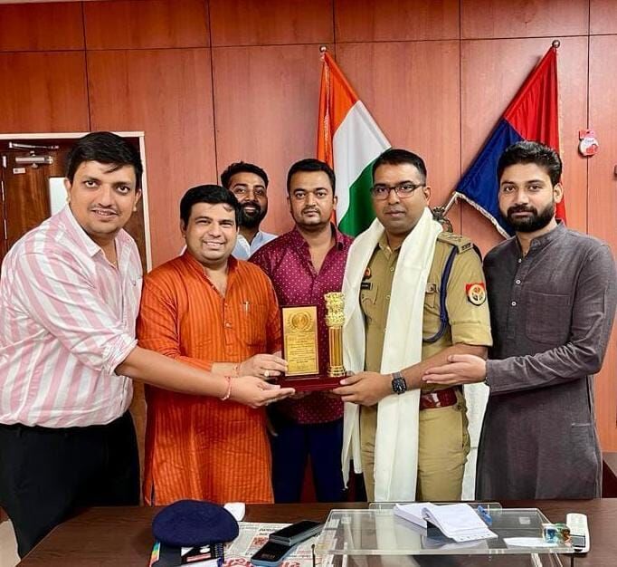 ACP Rajneesh Verma received 'Novara Samman' for being first in public ...